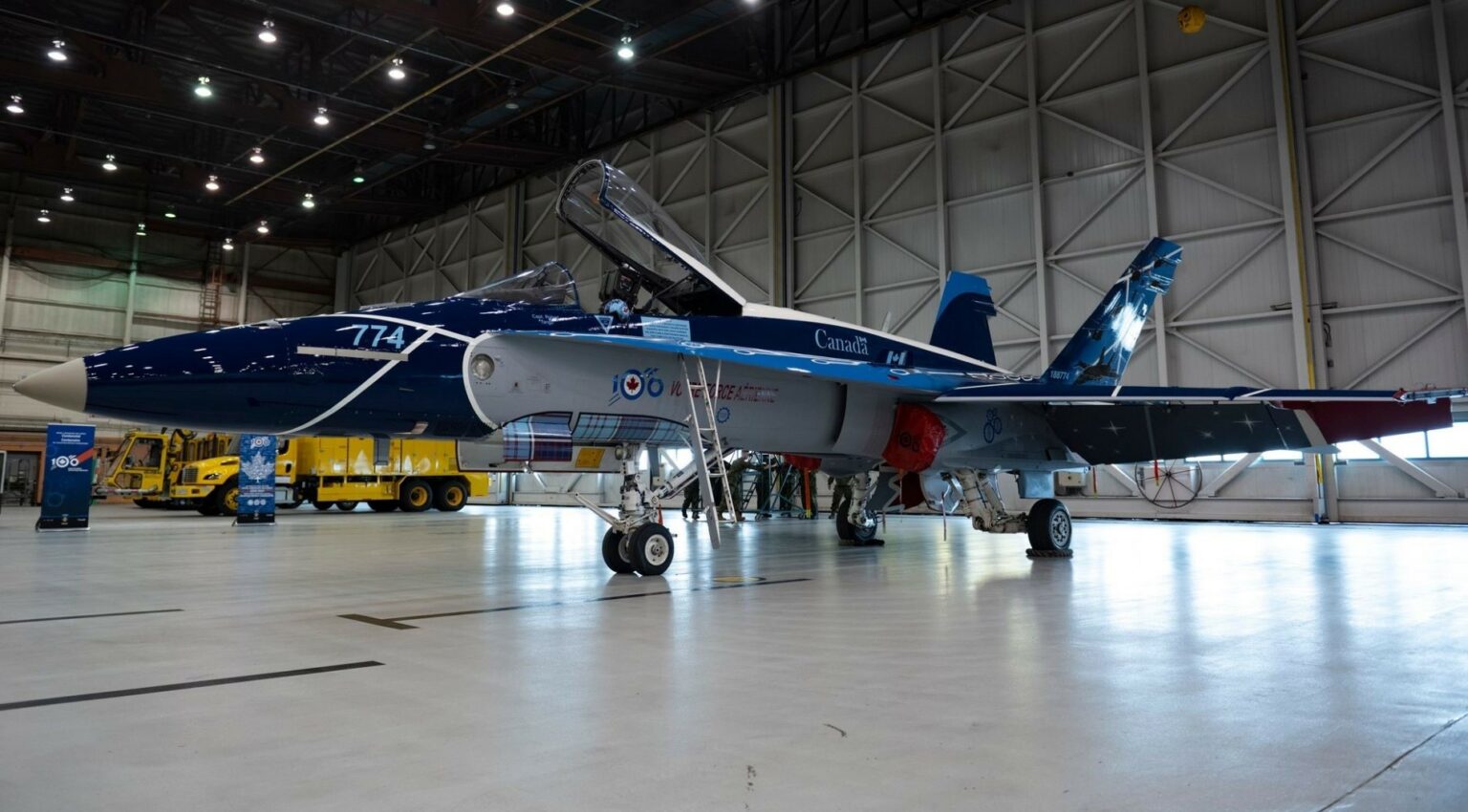 Le CF-188 Hornet des 100 ans de l'Aviation Royale Canadienne ...