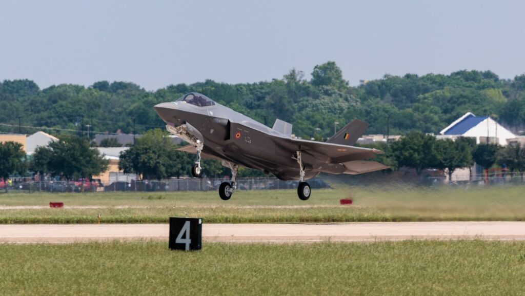 Le premier Lockheed-Martin F-35A Lightning belge a (enfin) volé ...