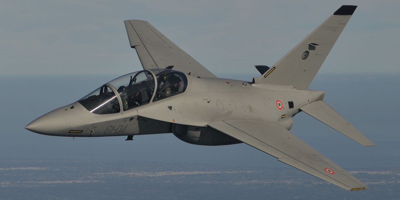 Leonardo s'associe à Textron en vue du remplacement du T-45 Goshawk. — avionslegendaires.net