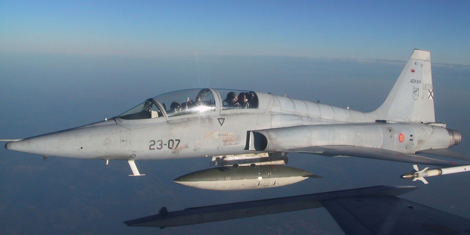 Aviation Militaire & Défense — avionslegendaires.net