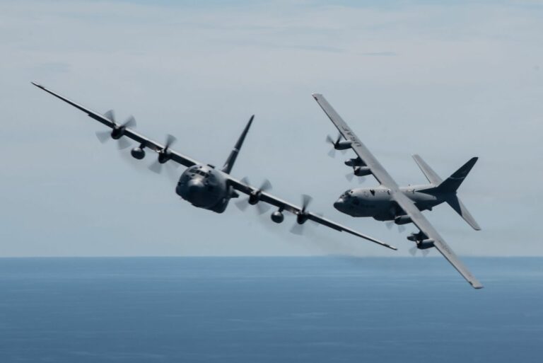 En sept décennies le Lockheed C-130 Hercules est devenu inéluctable. — avionslegendaires.net