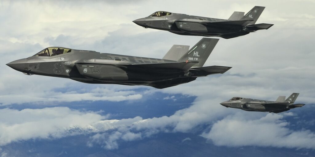 Aviation Militaire & Défense — avionslegendaires.net