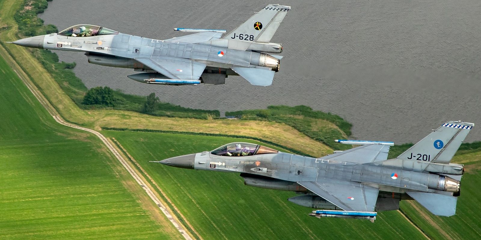L'Ukraine viendrait de recevoir ses premiers F-16 Fighting Falcon ...