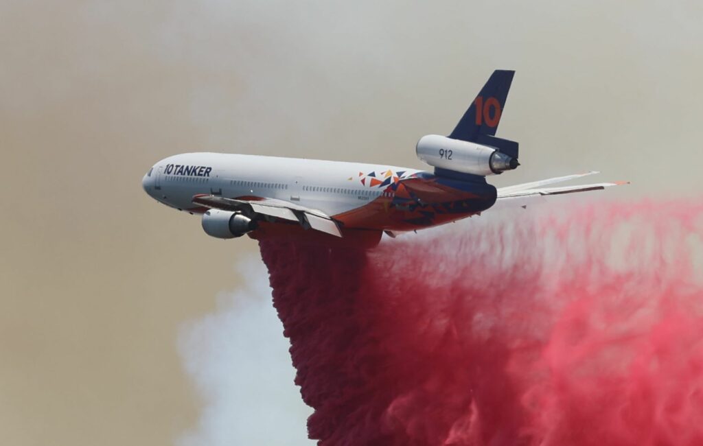 Afin de contrer le "Park Fire" la Californie sort l'ensemble de ses ...