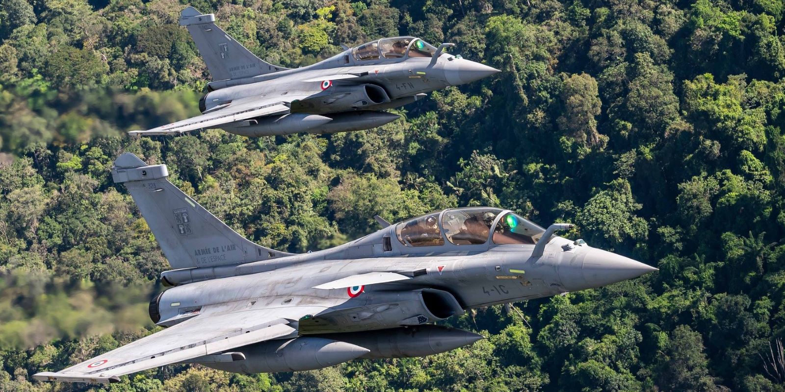 Collision en vol puis crash de deux Dassault Aviation Rafale français ...