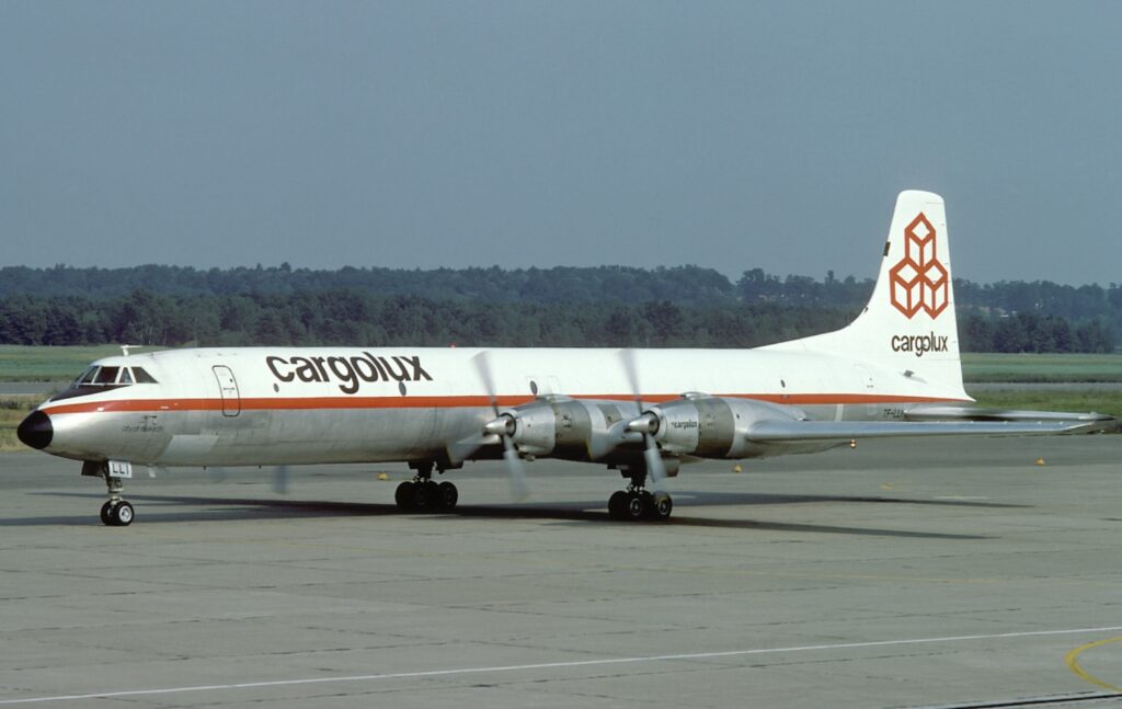 Premier vol du Canadair CL-44, il y a 65 ans — avionslegendaires.net