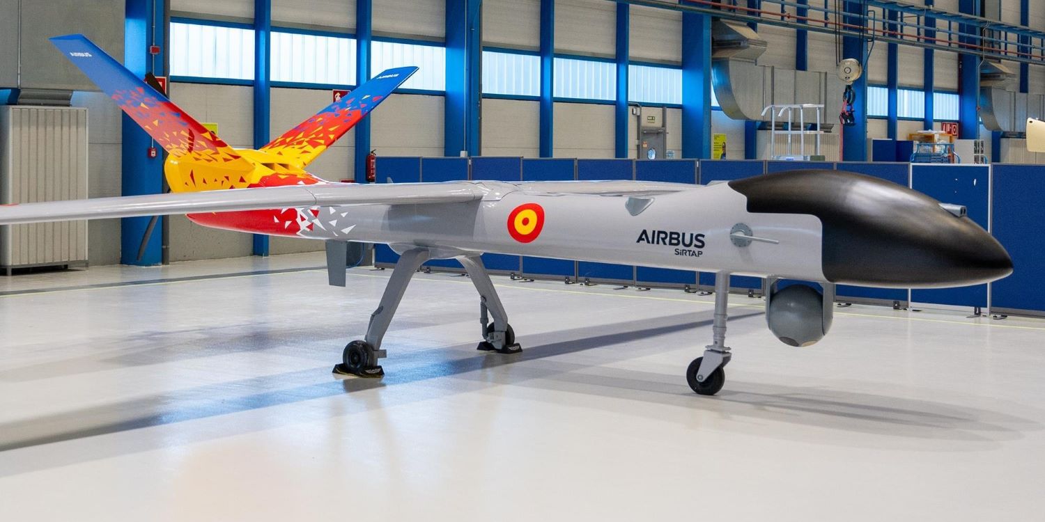 Airbus Defence lance l'assemblage de son drone SiRTAP ...