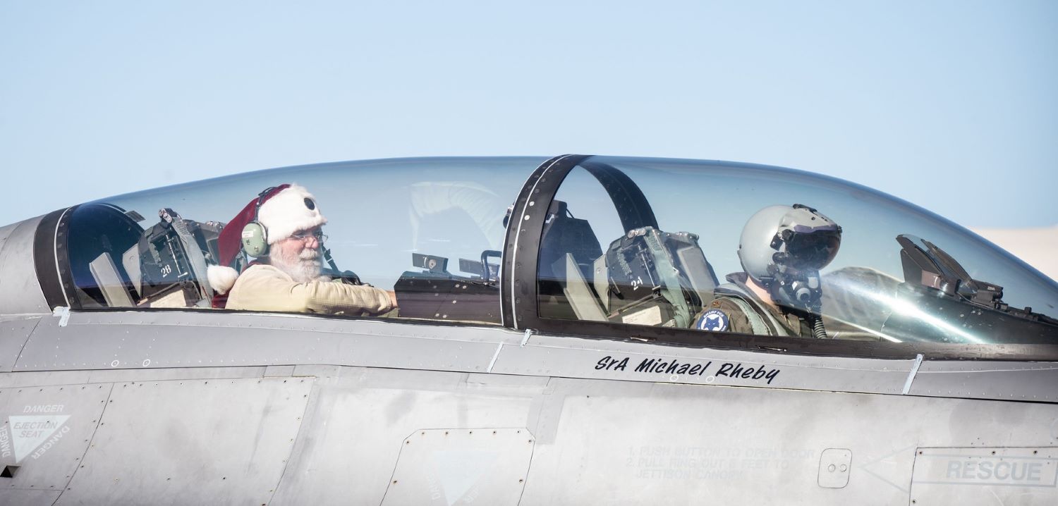 Entraînement (aéronautique) intensif pour le Père Noël ...