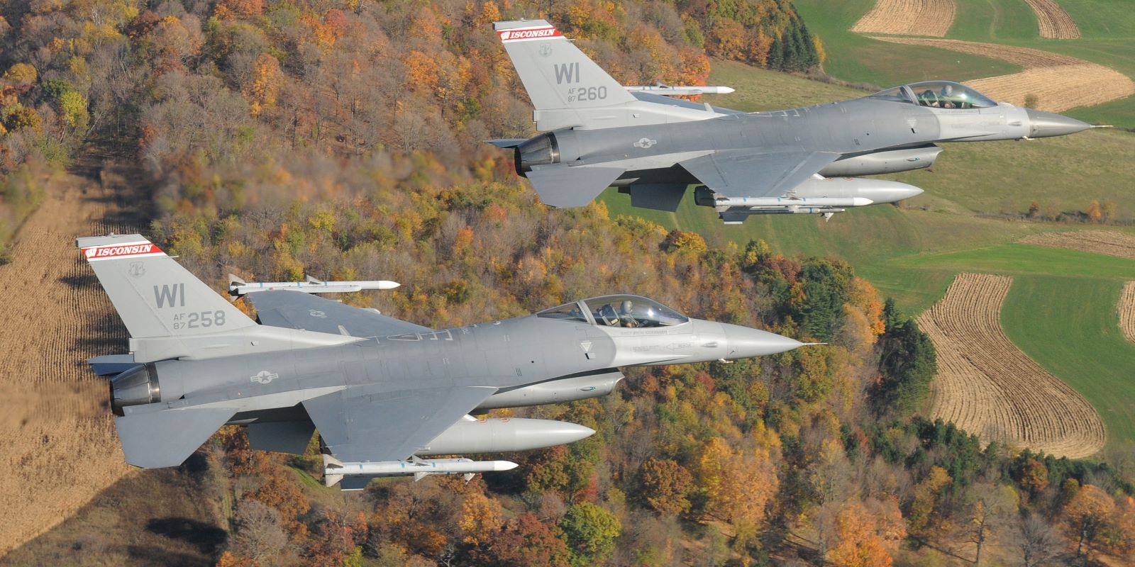 Il y a 50 ans l'US Air Force choisissait le F-16 Fighting Falcon ...