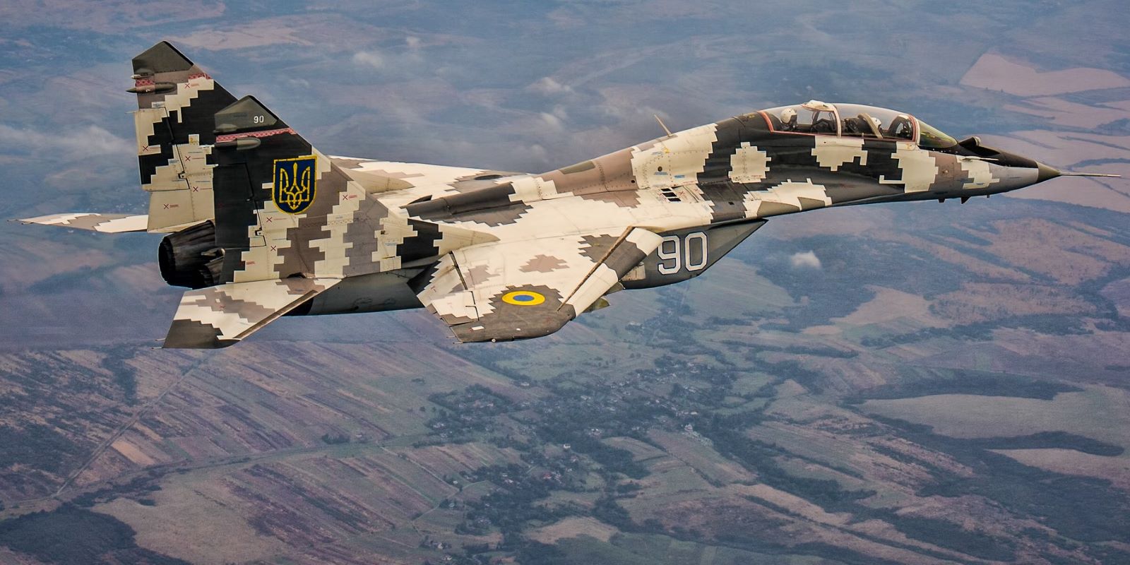 En Ukraine même les MiG-29 Fulcrum biplaces font de la résistance ...