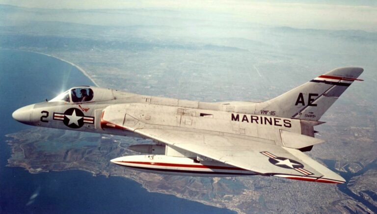 Ed HEINEMANN — Biographie avionslegendaires.net