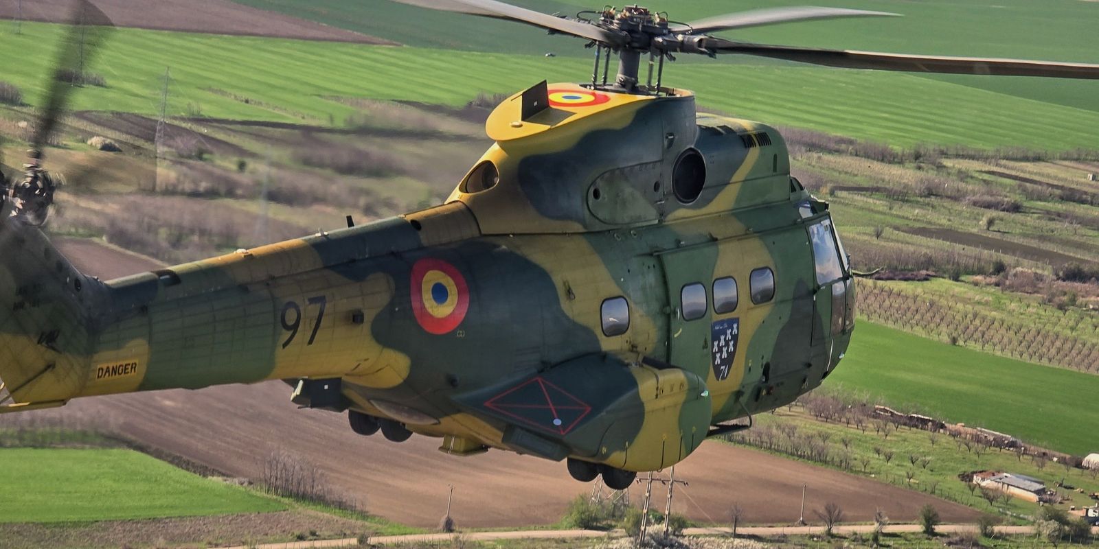 La Roumanie a déployé ses Puma en Bosnie-Herzégovine. — avionslegendaires.net