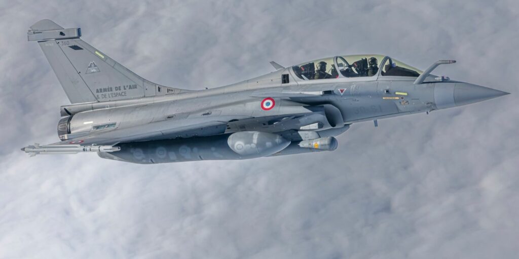 Aviation Militaire & Défense — avionslegendaires.net