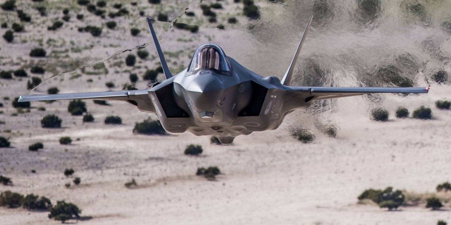 Donald Trump annonce une future version biréacteur du F-35 Lightning II ...