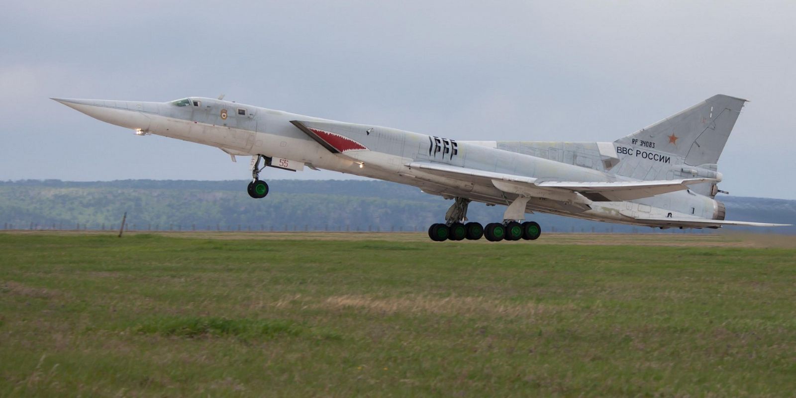Des bombardiers russes Tu-22M Backfire et Tu-95 Bear détruits dans la profondeur ...