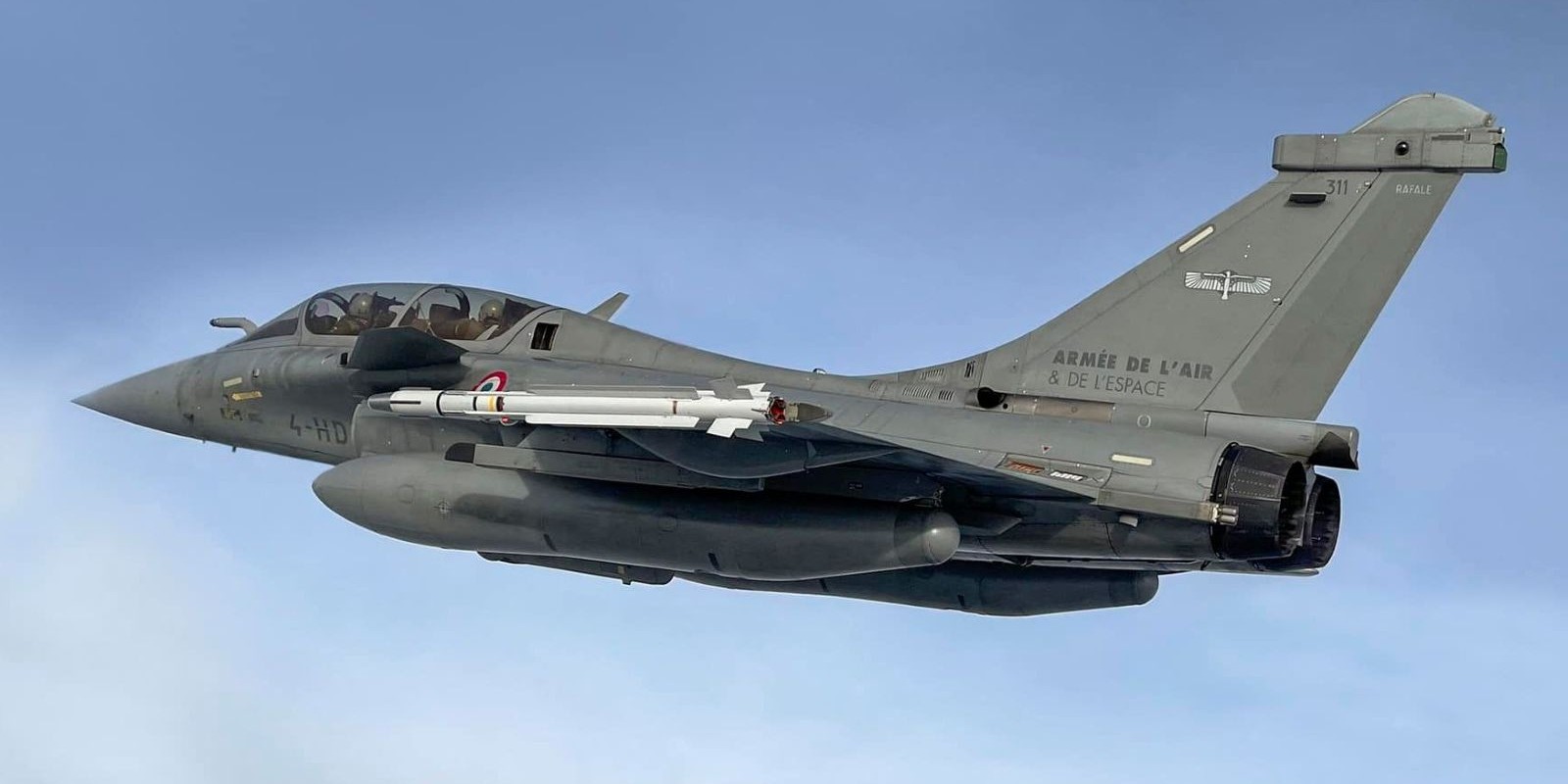 Face aux menaces de la Russie des Rafale F4 sont déployés en urgence en ...