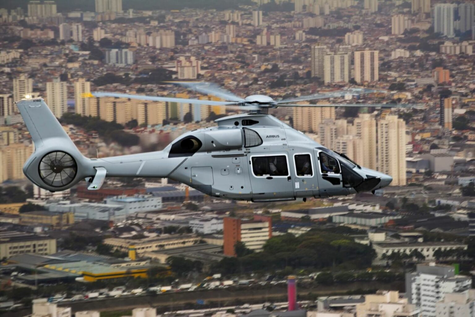 L'Airbus Helicopters ACH160 domine le marché d'affaire très haut de ...