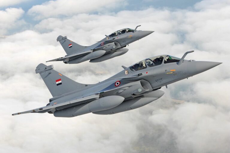 Le Rafale dans tous ses états. — Dossier avionslegendaires.net