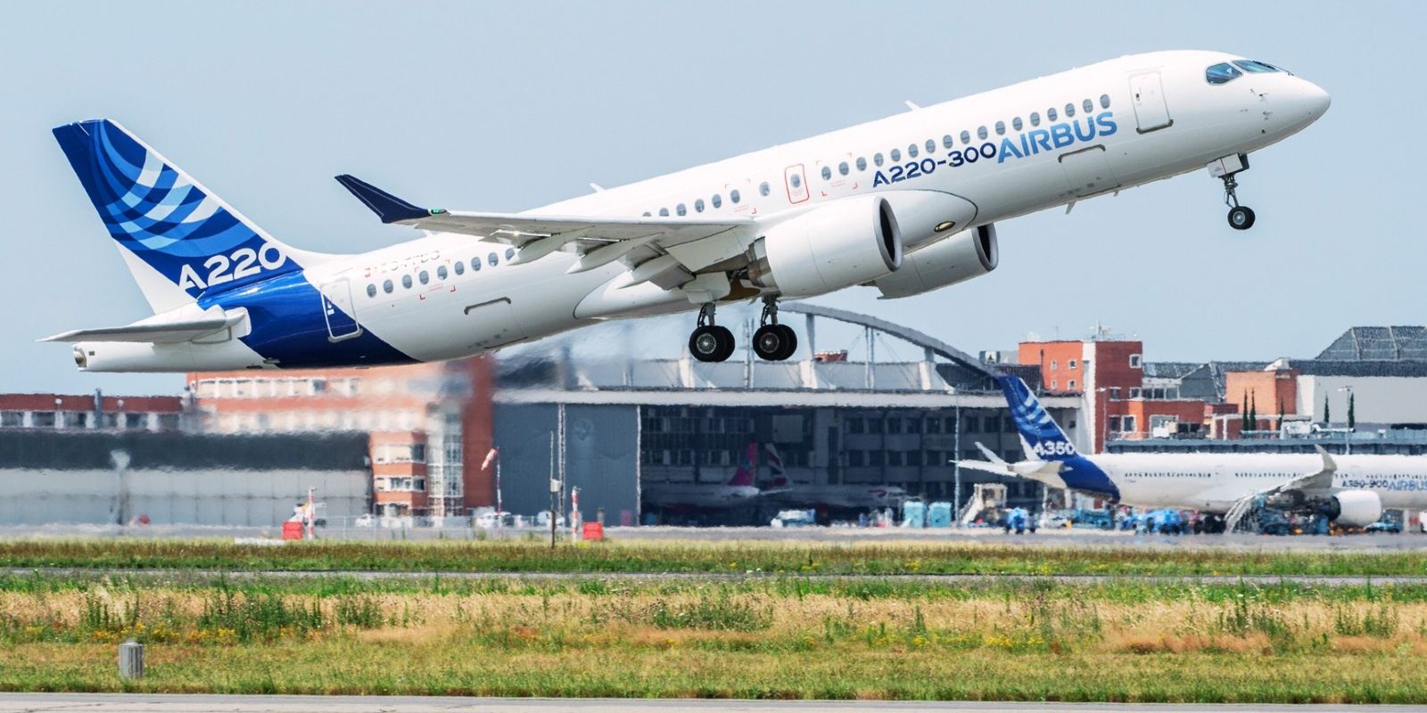 Le groupe Airbus (enfin) sur la voie de l'A220-500. — avionslegendaires.net