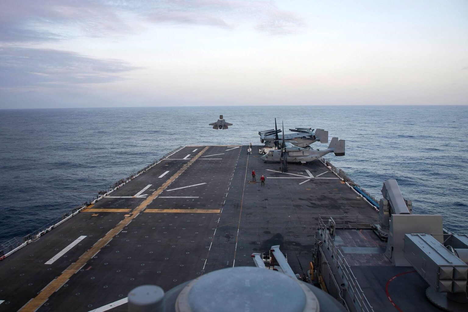L'USS Tripoli et ses F-35B Lightning II font route vers Ormuz ...