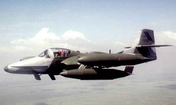 Cessna A-37 Dragonfly — avionslegendaires.net
