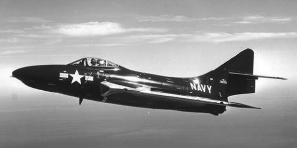 Grumman F-9 Cougar — avionslegendaires.net