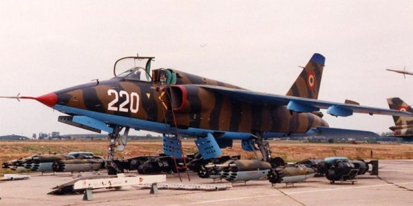 Soko J-22 Orao & Avioane IAR-93 Vultur — avionslegendaires.net