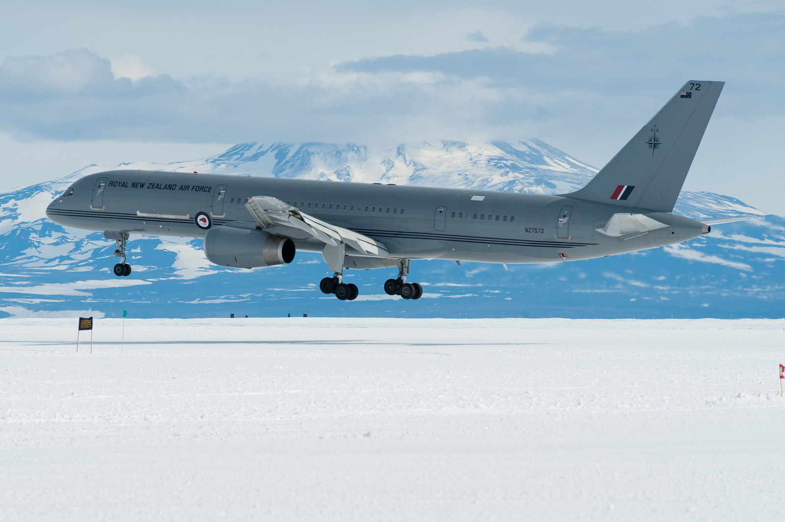Un Boeing 757 néo-zélandais en Antarctique — avionslegendaires.net