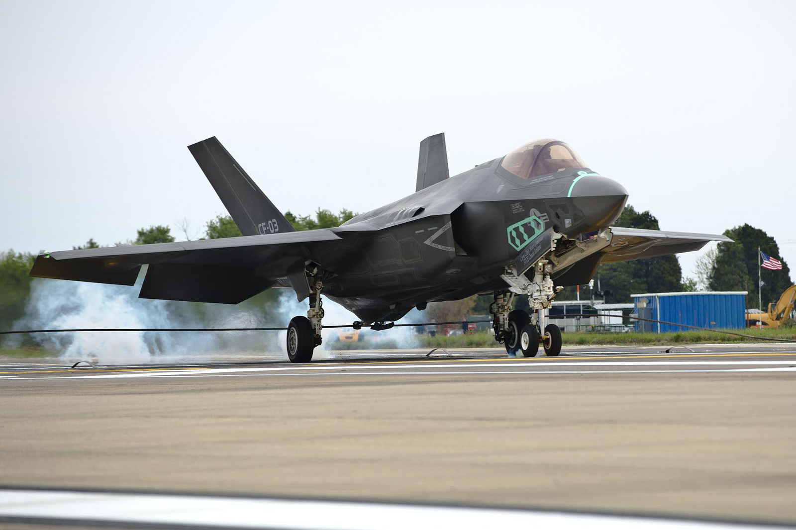 Le Lockheed-Martin F-35C reprend ses essais d'appontage ...