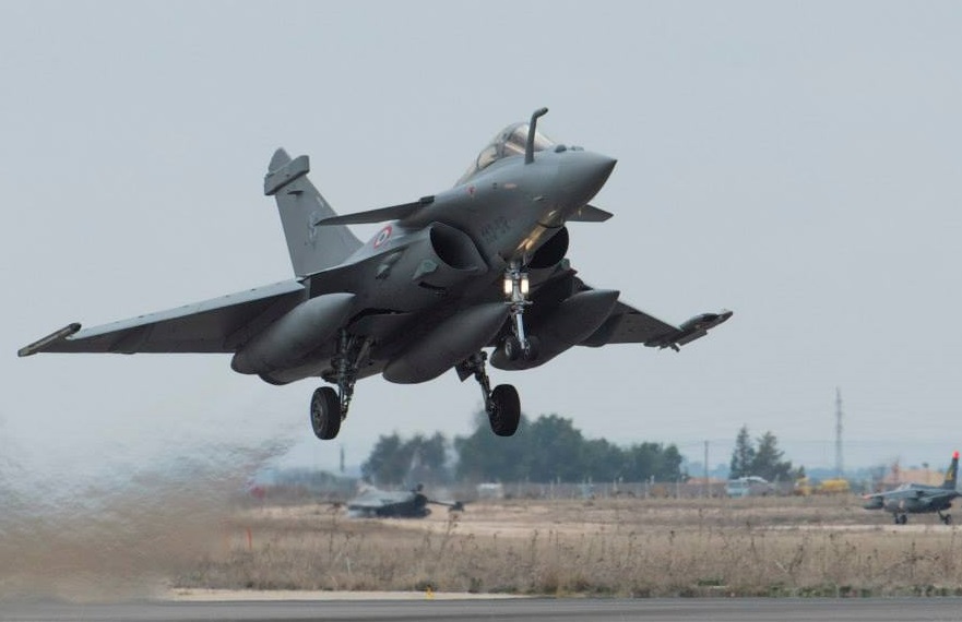 La QEAF va déployer une escadrille d'entraînement en France ...